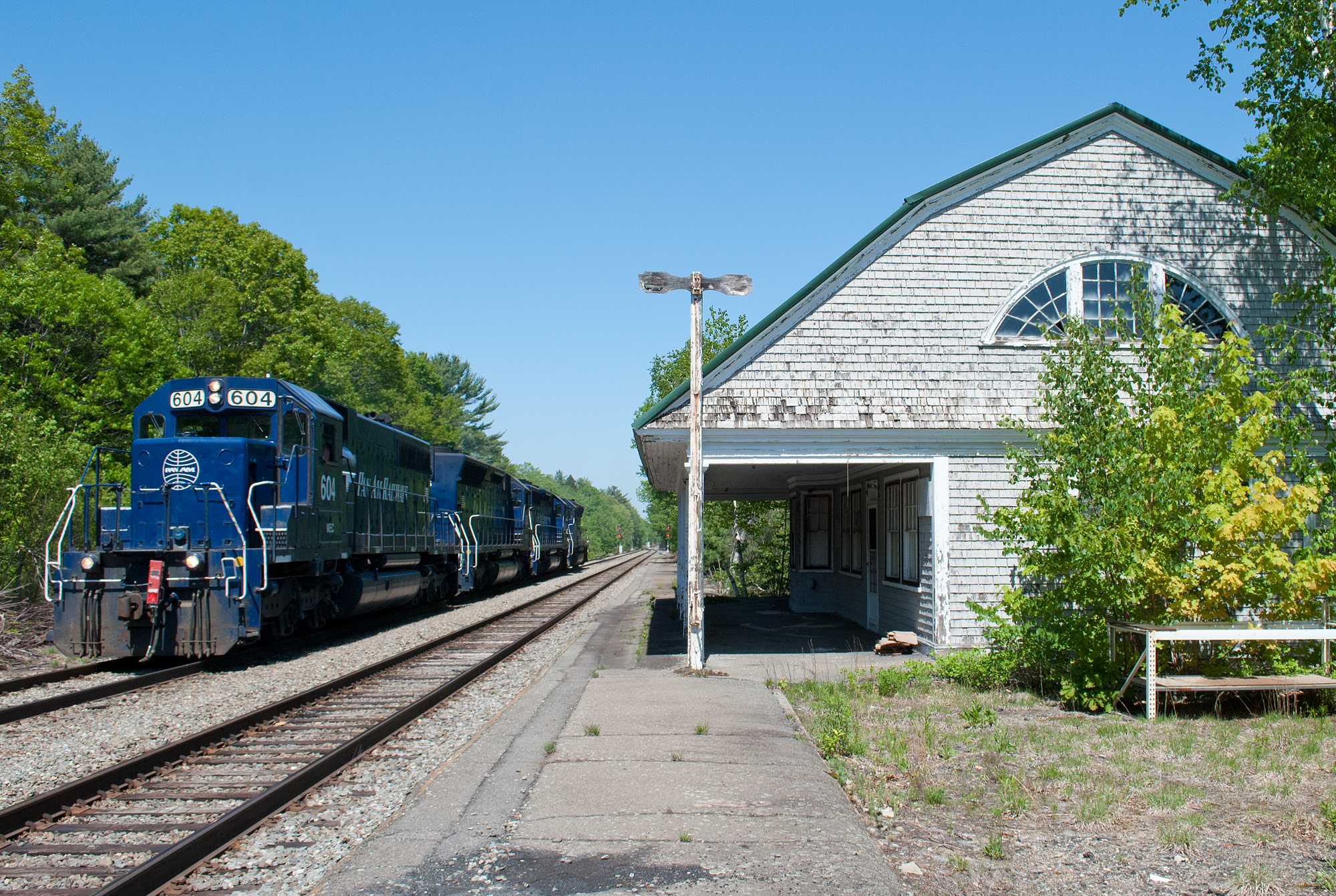 POED 604 at Wells Beach: The GreatRails North American Railroad Photo Archive