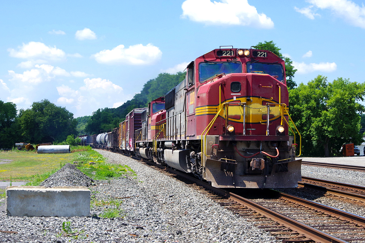 PRLX #221 at Fonda, New York: The GreatRails North American Railroad Photo Archive