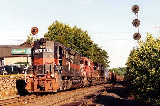 Empty Bow coal train at Gardner, MA: The GreatRails North American Railroad Photo Archive