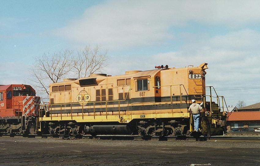 B&P GP9 #887 at CP's SK Yard in Buffalo, NY.: The GreatRails North American Railroad Photo Archive