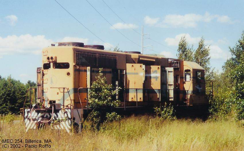 MEC 254, forgotten in the weeds: The GreatRails North American Railroad Photo Archive