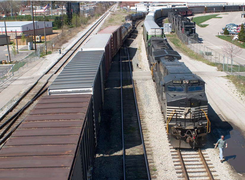 NS 9619 leads NS train T79 (CSX Z471) into CSX's Osborn Yard.: The GreatRails North American ...