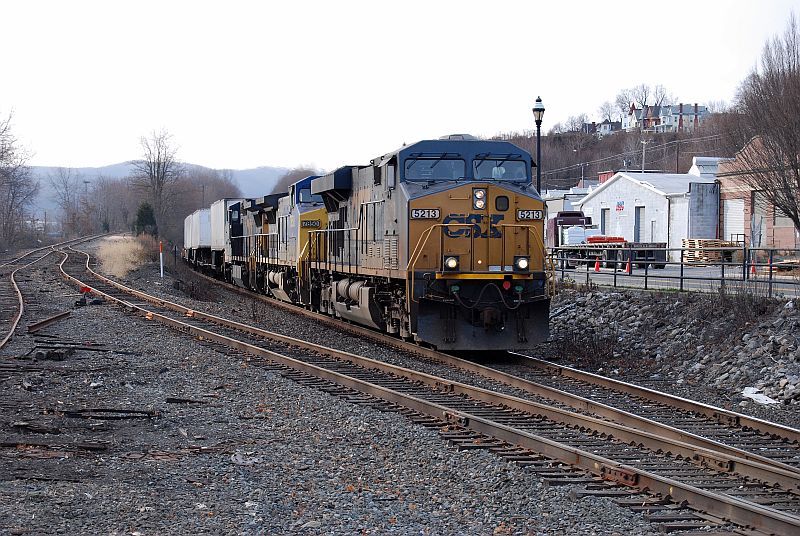 Q169 at Newburgh, NY.: The GreatRails North American Railroad Photo Archive