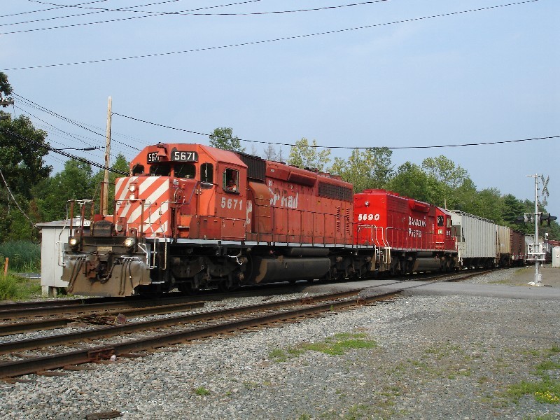 CP 5671 at Crescent: The GreatRails North American Railroad Photo Archive