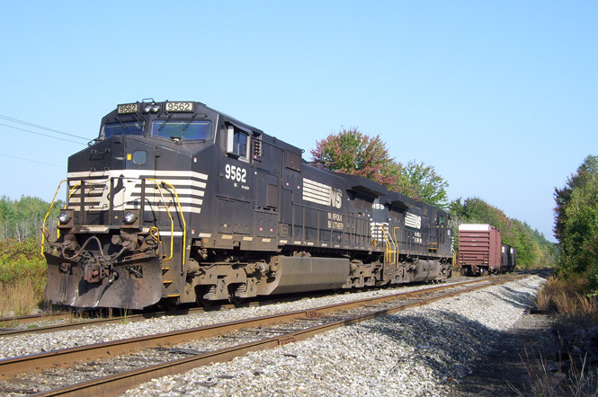 NS 9562 at Bow, NH: The GreatRails North American Railroad Photo Archive