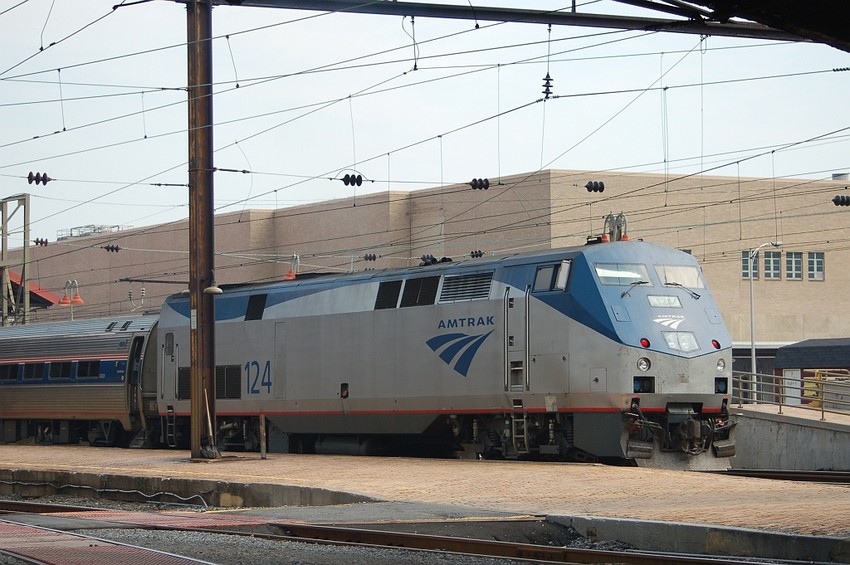 Amtrak GE P42DC No. 124: The GreatRails North American Railroad Photo Archive