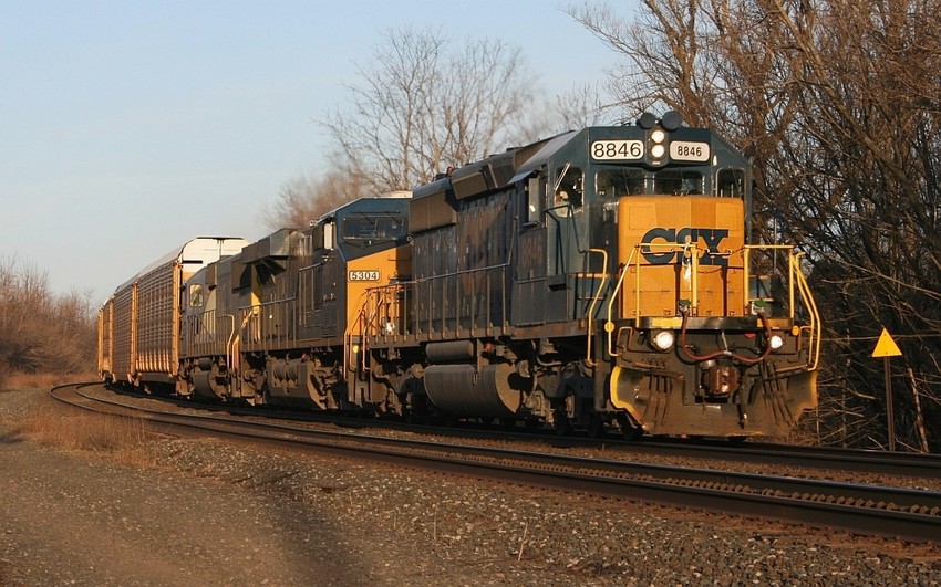 A CSX WB Autorack rolls into Churchville ny with a nice EMD leader!: The GreatRails North ...