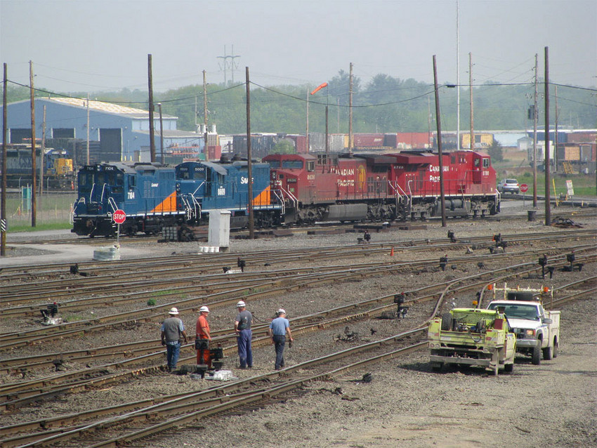 Oddball power @ Selkirk Yard.: The GreatRails North American Railroad Photo Archive
