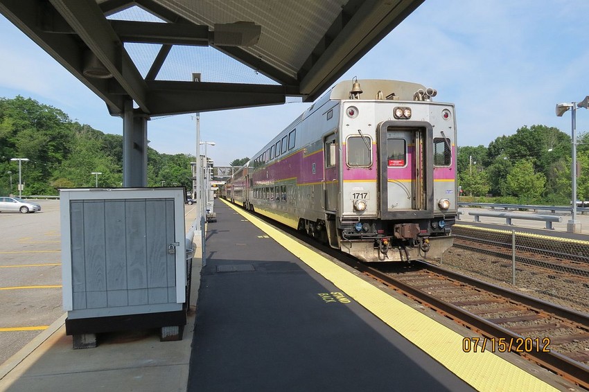 MBTA cab car 1717 pulling into Ashland, MA.: The GreatRails North American Railroad Photo Archive