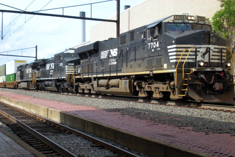 NS #7704: The GreatRails North American Railroad Photo Archive