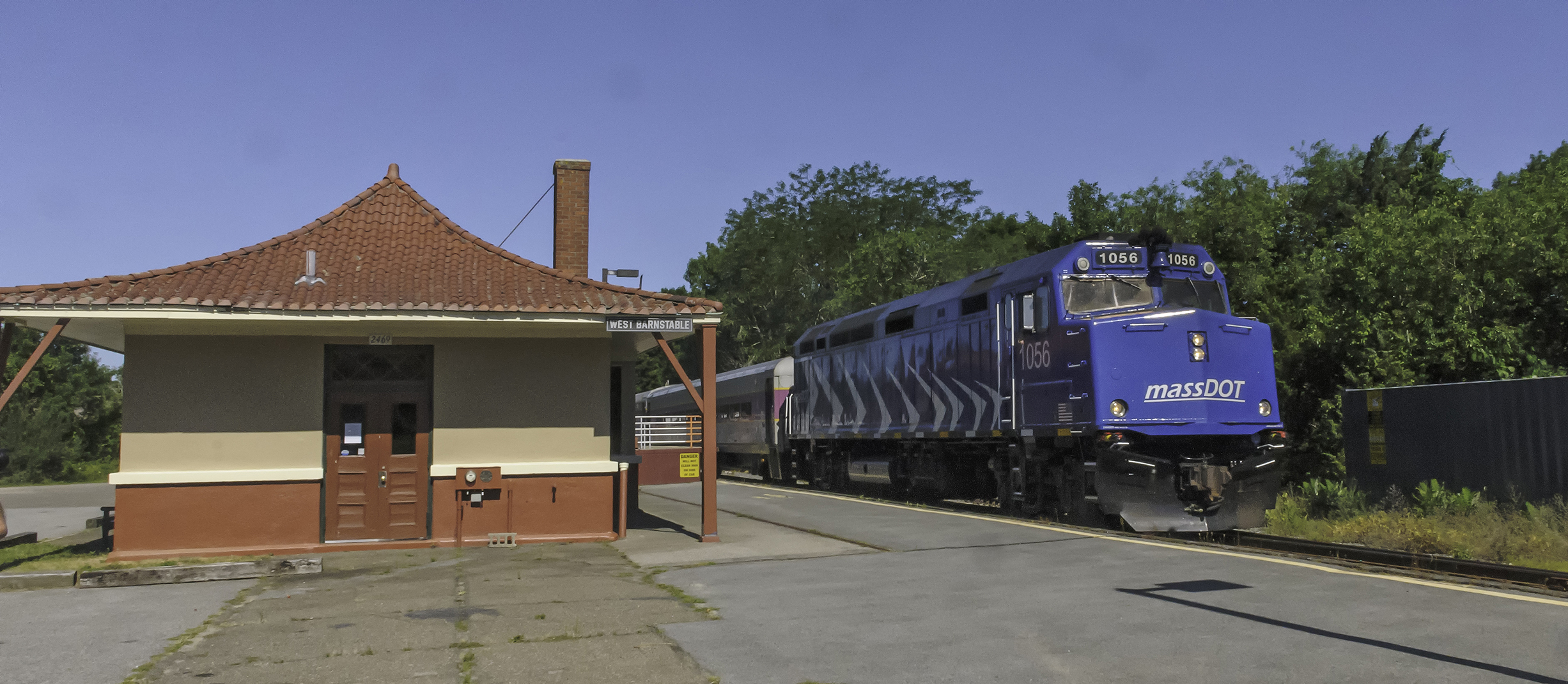 MBTA 1056 Leads Cape Flyer past West Barnstable depot: The GreatRails ...