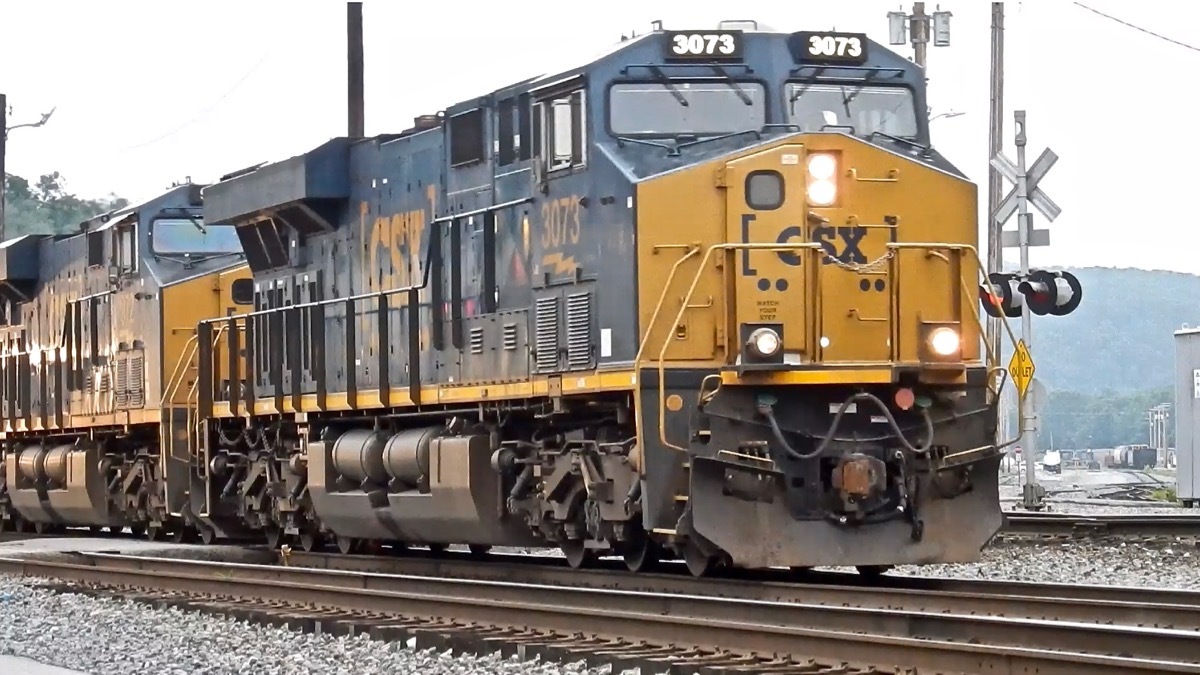 CSX 3073: The GreatRails North American Railroad Photo Archive