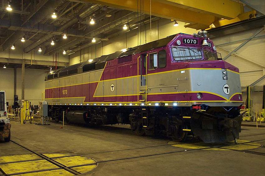 MBTA F40PH-2c 1070 with new paint: The GreatRails North American ...