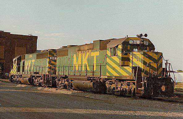 GP38-2 #311 & GP40 #209 at the M-K-T Shops in Parsons, KS.: The ...