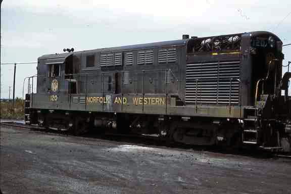 Virginian Trainmaster at Lamberts Point Norfolk VA. Hasty repaint job ...