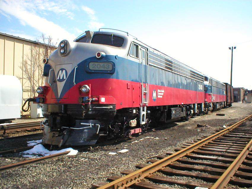 FL9AC-DM 2043 looks as good as ever besides missing a horn.: The ...