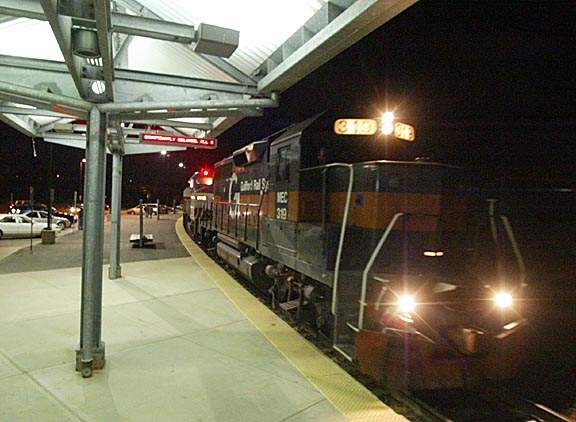 FI-2 pulls MBCR #433 into Fitchburg Station: The GreatRails North ...