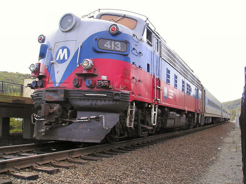 Metro North F10 #413: The GreatRails North American Railroad Photo Archive