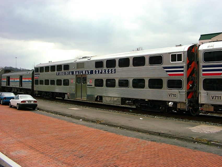 New VRE Coaches V710 and V711 Trail PO30 at Cumberland, MD: The ...