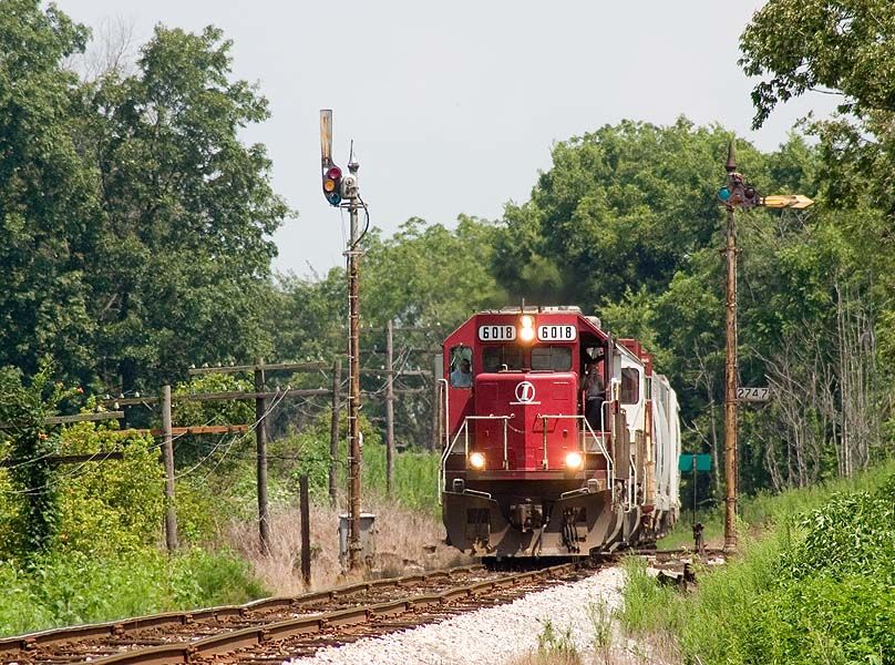 INRD 6018 leads the HWLVT (CSX Z490) north through Smedley, IN.: The ...