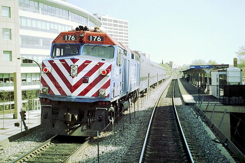 METRA AT EVANSTON, IL: The GreatRails North American Railroad Photo Archive
