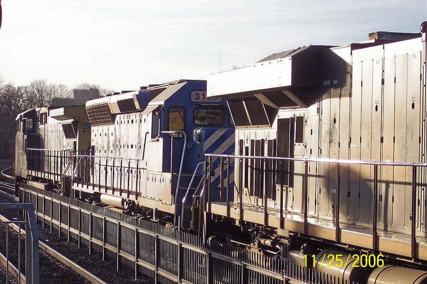 CEFX SD40-2 3150 in the middle of CSX power.: The GreatRails North ...