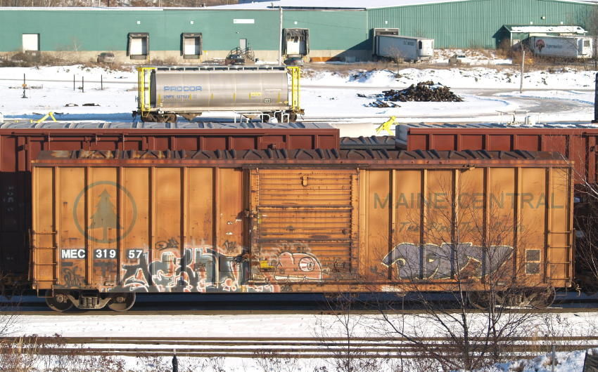 MEC boxcar #31957: The GreatRails North American Railroad Photo Archive