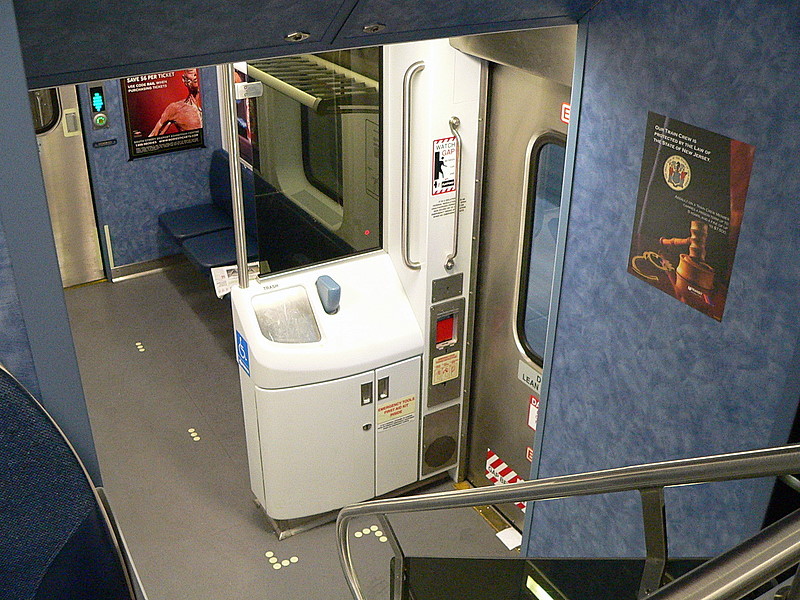 NJT Bi-Level Coach Interior: The GreatRails North American Railroad ...