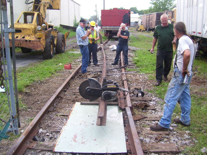 Installing New Switch at the Cornell Street Yard: The GreatRails North ...