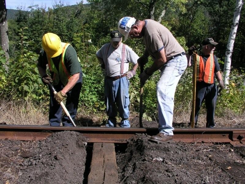 CMRR Track Crew at MP 25.9: The GreatRails North American Railroad ...