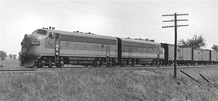 Grand Trunk Western EMD F3A units 9024-9018, Bellevue, Michigan, Summer ...