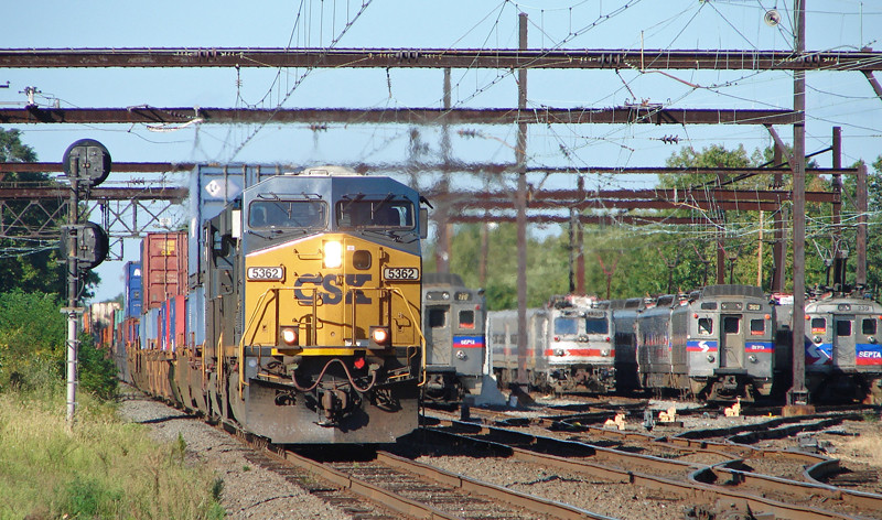 CSX westbound freight at West Trenton NJ: The GreatRails North American ...