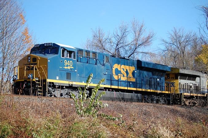CSX 624 leads Q122 West: The GreatRails North American Railroad Photo ...