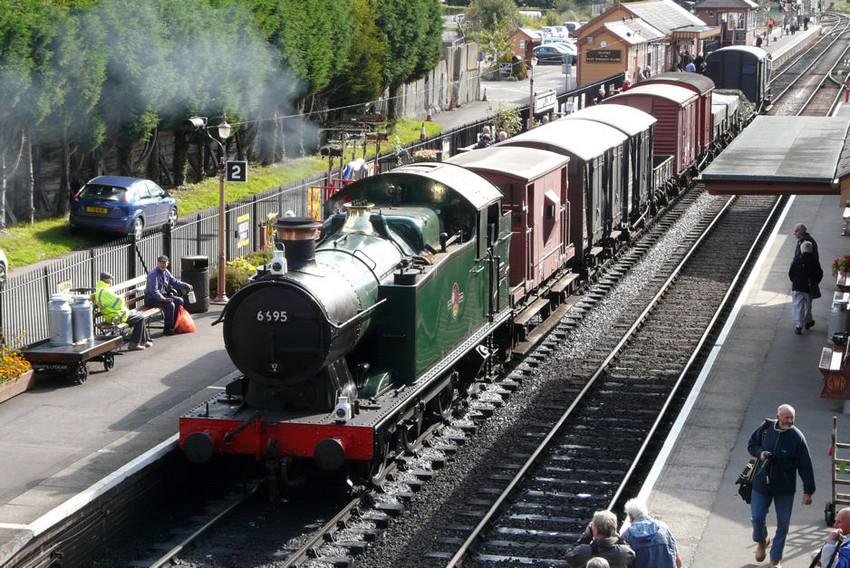 6695 at Bishops Lydeard: The GreatRails North American Railroad Photo ...