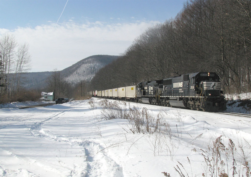 Coming out of the hole...: The GreatRails North American Railroad Photo ...