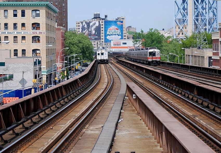 Metro North departing 125th St. with Shoreliner II in view: The ...