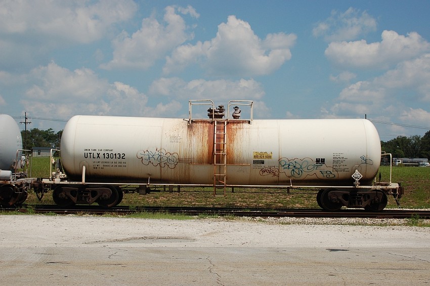 UTLX Tank Car No. 130132: The GreatRails North American Railroad Photo ...