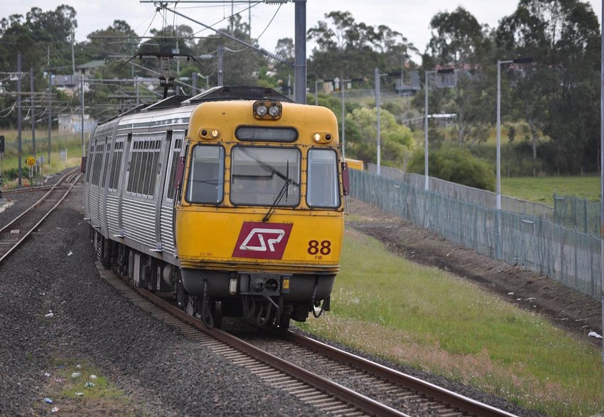 QR EMU-88 Seen stopping.: The GreatRails North American Railroad Photo ...