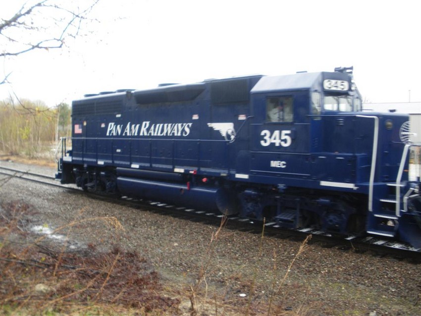 3 GP40's lead westbound freight through Lewiston, ME: The GreatRails ...