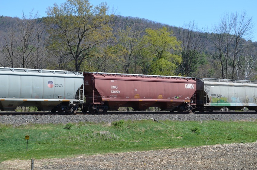 UP Grain Train Cars: The GreatRails North American Railroad Photo Archive