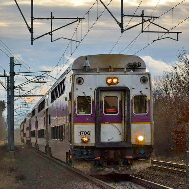 MBTA 2810: The GreatRails North American Railroad Photo Archive