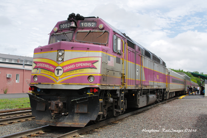 MBTA F40PH-2C #1052 with "Greenbush Grand Opening" Logo: The GreatRails ...