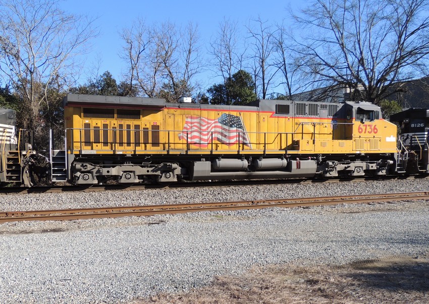 UP 6736 inside NS Consist: The GreatRails North American Railroad Photo ...