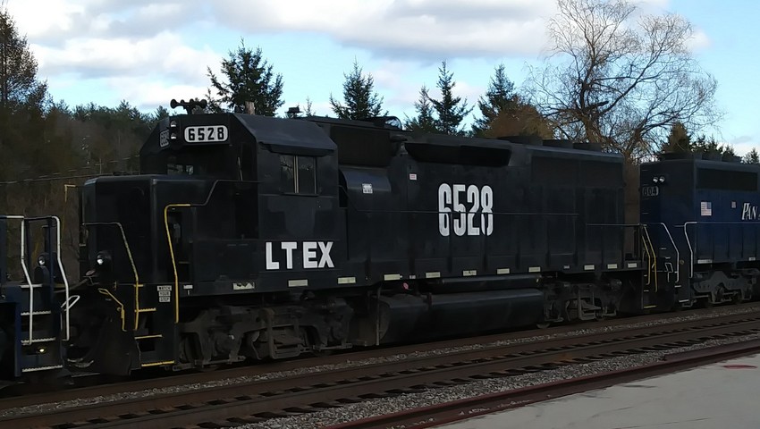 LTEX GP40 #6528: The GreatRails North American Railroad Photo Archive