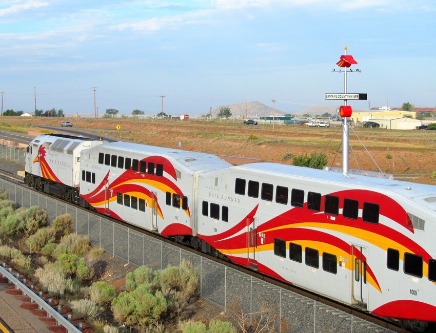 Rail Runner sb train 509 at Santa Fe County 599 station: The GreatRails ...