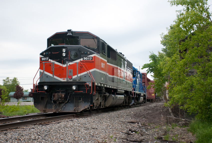 CMQ 9017 Leads F10 in Milo: The GreatRails North American Railroad ...