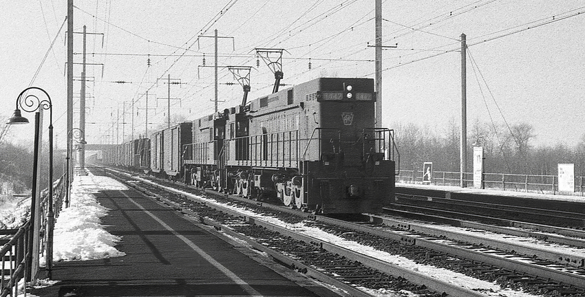 PRR Freight at Princeton Jct Behind E44's: The GreatRails North ...