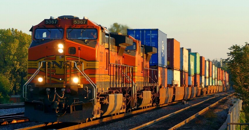 BNSF moves containers through Joliet: The GreatRails North American ...