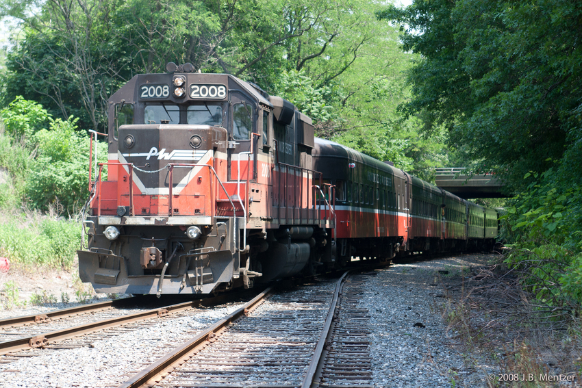 P&W Passenger Train approaches the Roger Williams Zoo: The GreatRails ...