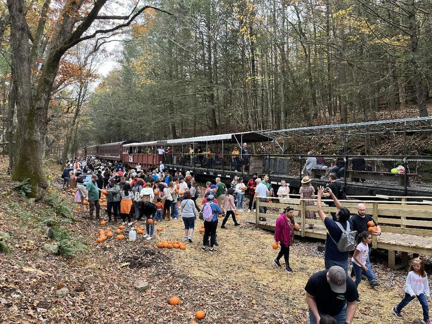 CMRR's Pumpkin Express at the Pumpkin Patch: The GreatRails North ...